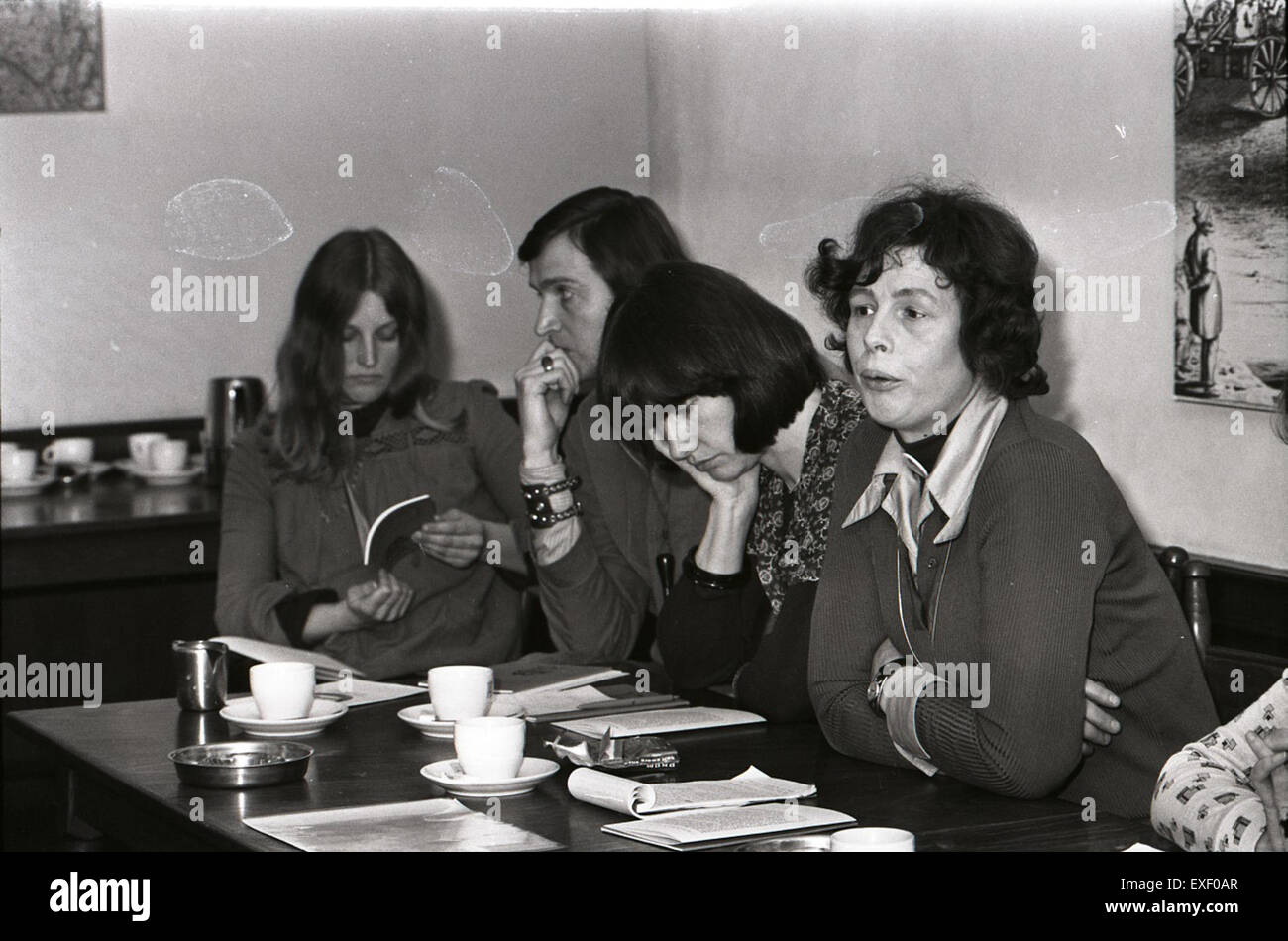 'Rooie Vrouwen' is a Dutch feminist group that presented a booklet in ...