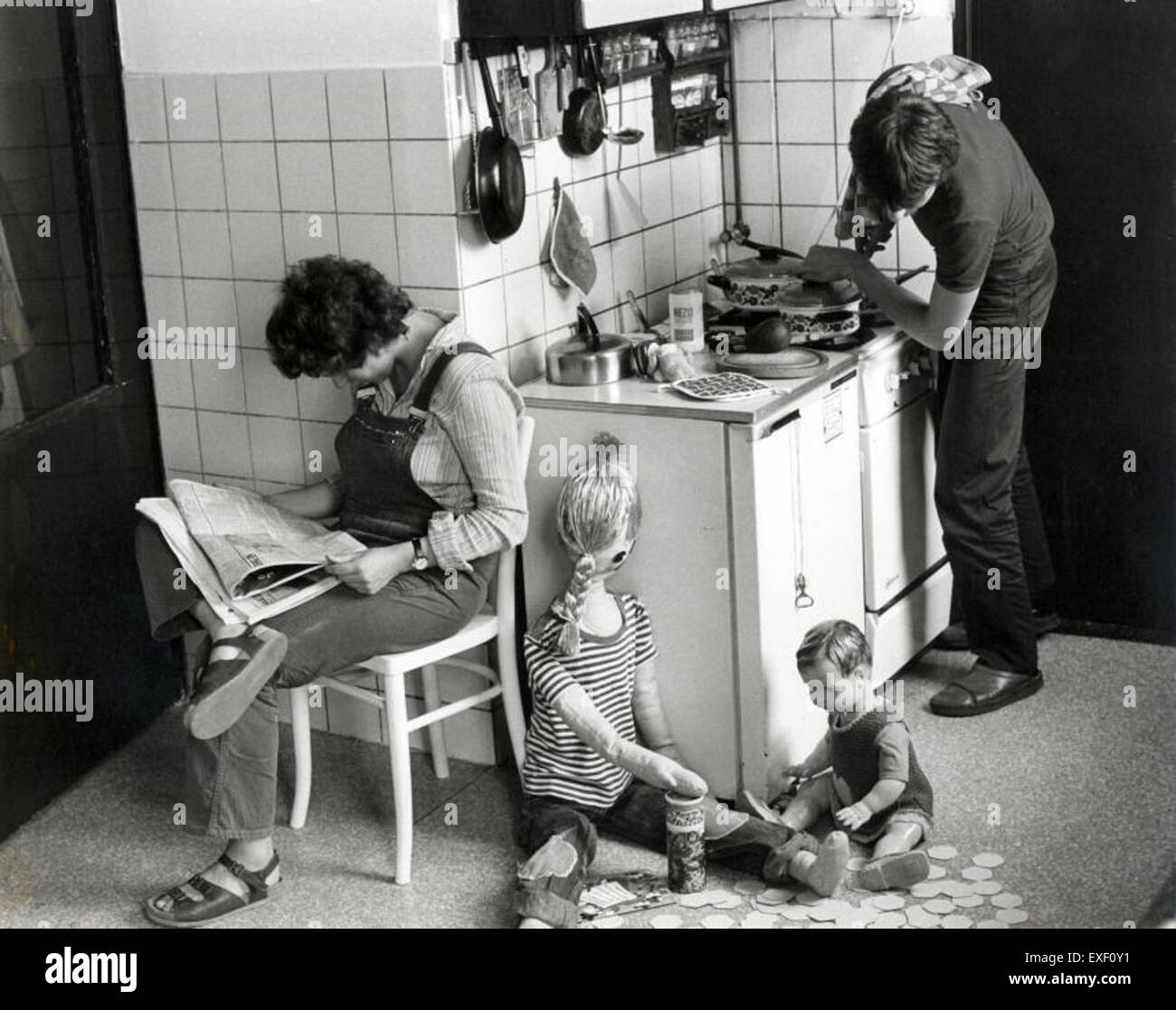 Gender roles reversal hi-res stock photography and images - Alamy