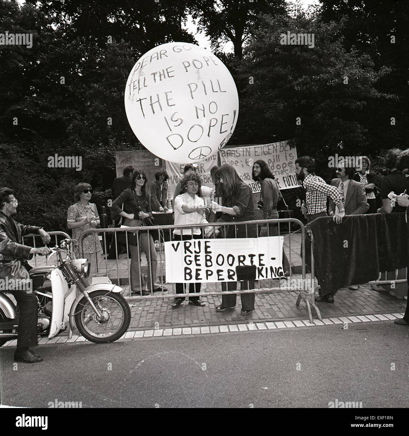 Dolle Mina beweging te Den Haag Dolle Mina movement Stock Photo - Alamy