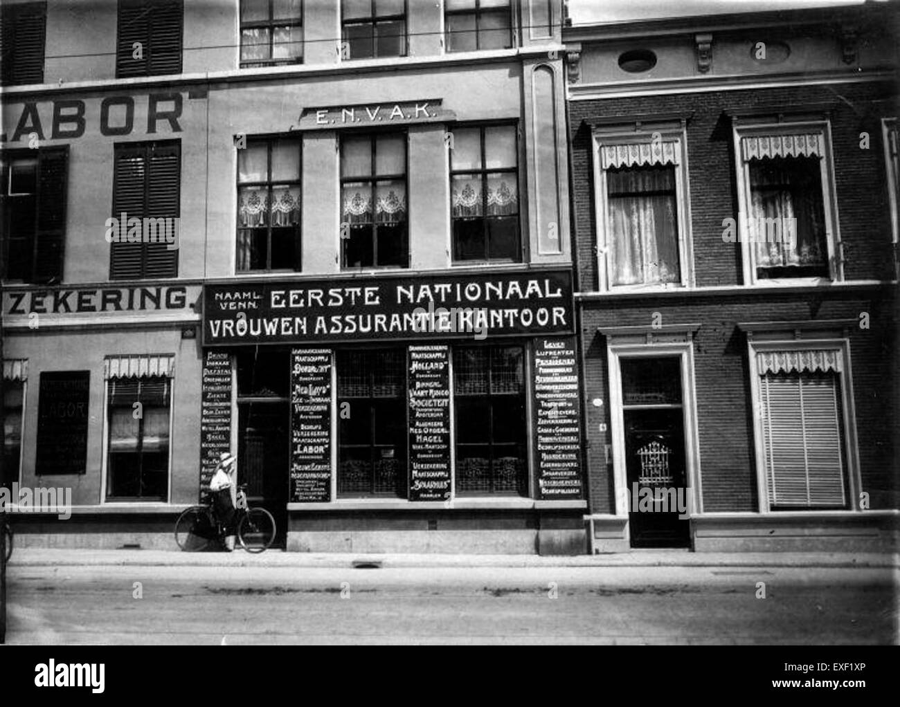 Dutch women Black and White Stock Photos & Images - Alamy