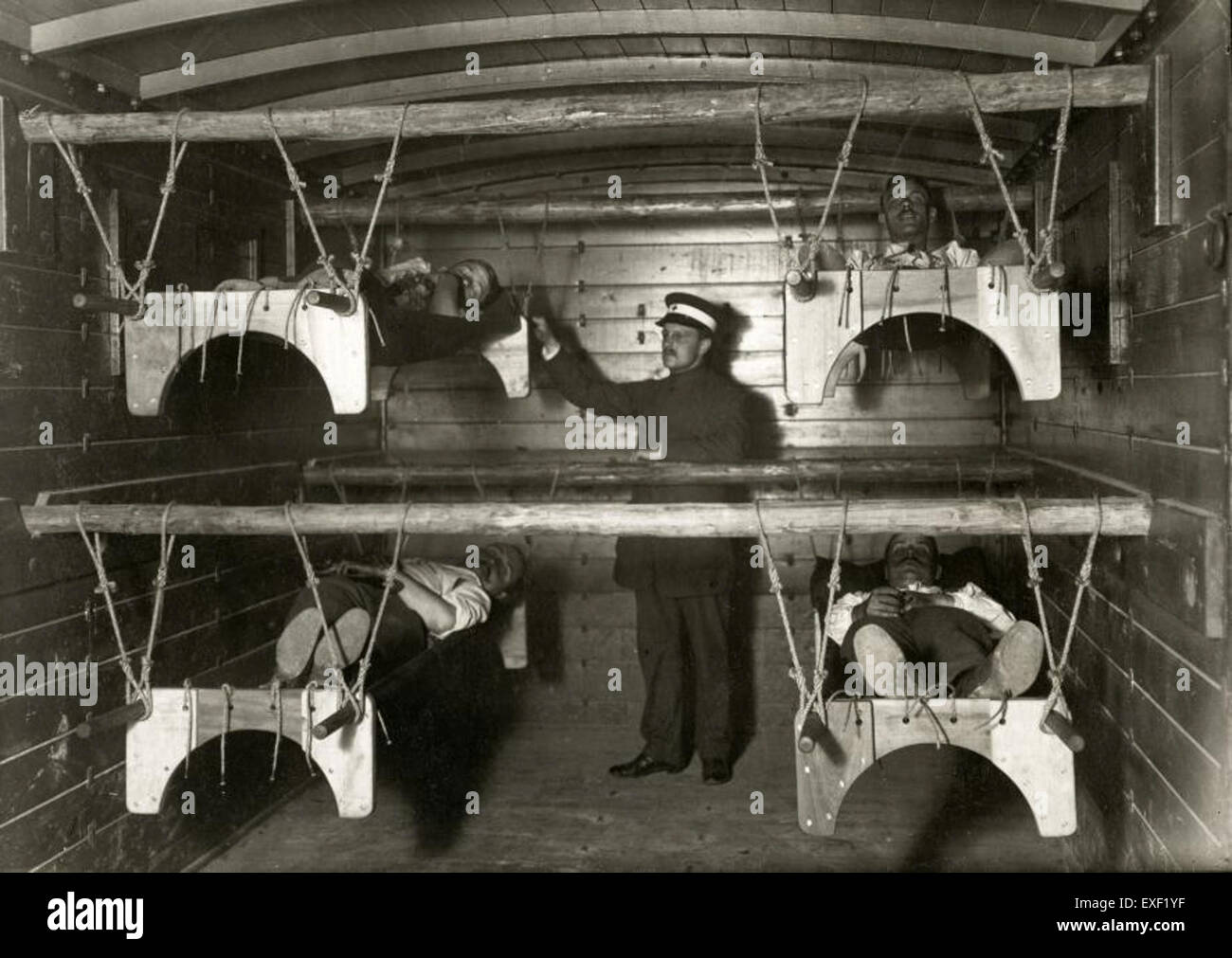 This image from the 'Eerste Wereldoorlog' (First World War) series ...