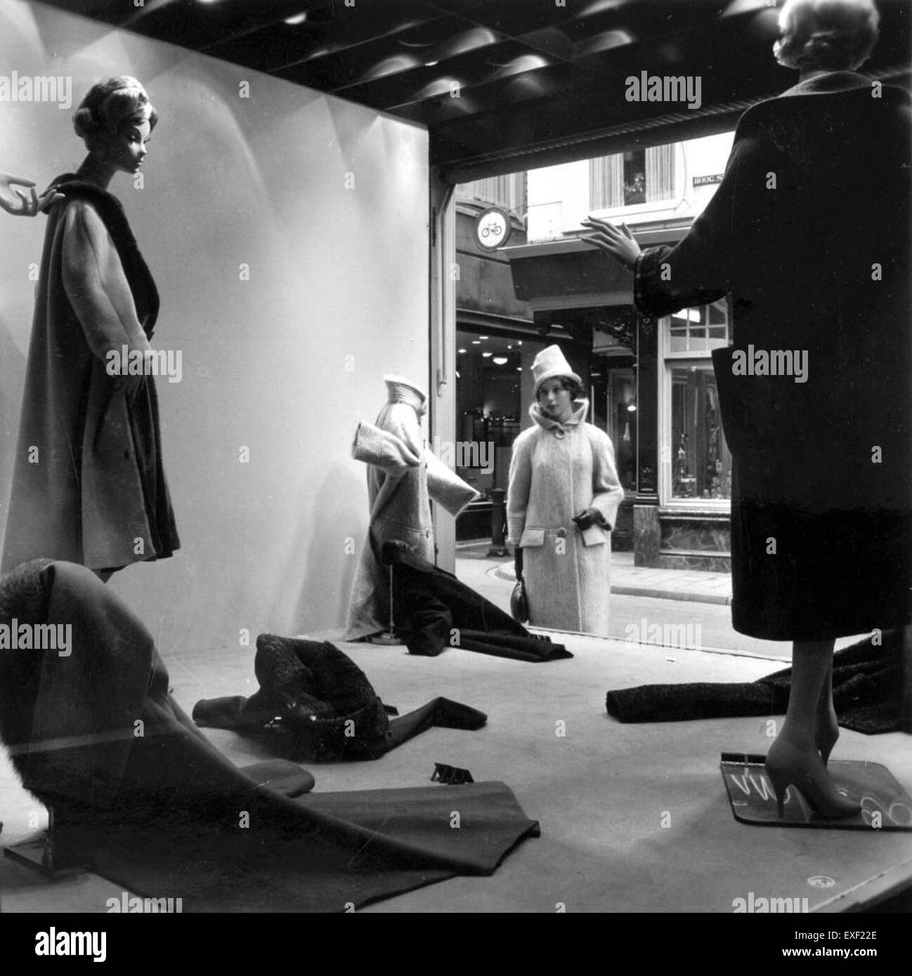 Shop window arrangement Black and White Stock Photos & Images - Alamy