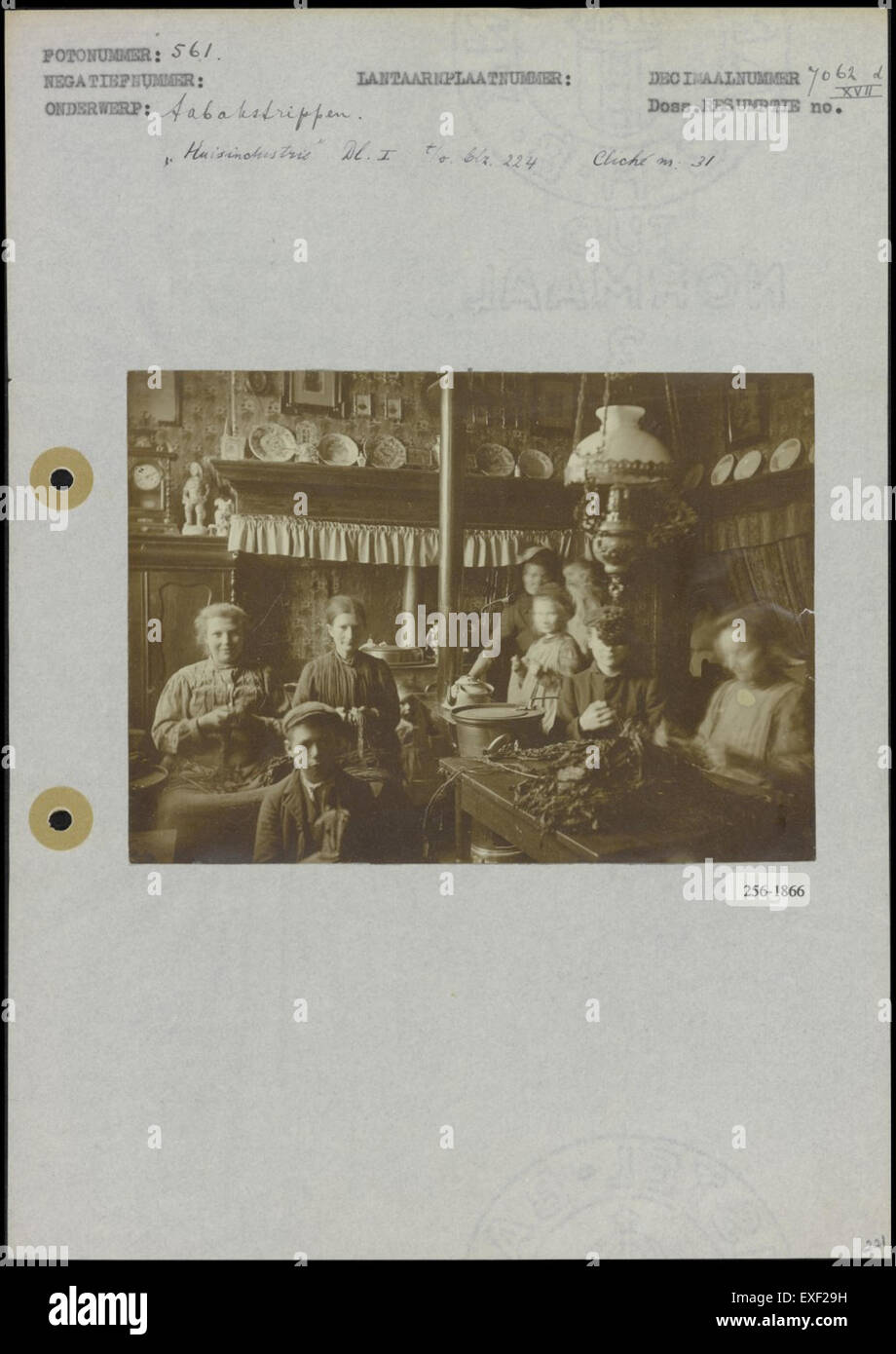 Cottage industry industrial revolution hi-res stock photography and ...