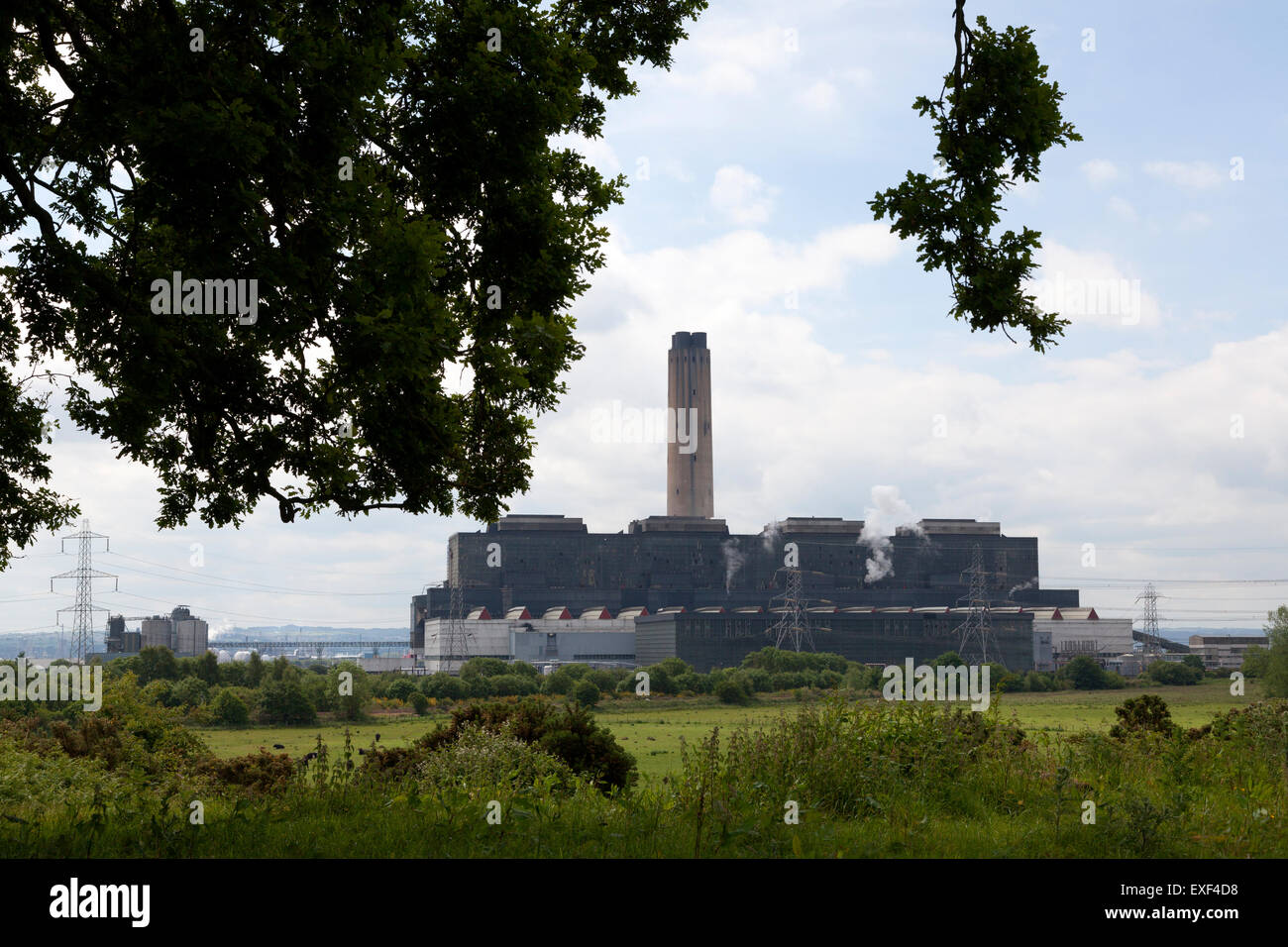 Longannet coal fired power station hi-res stock photography and images ...