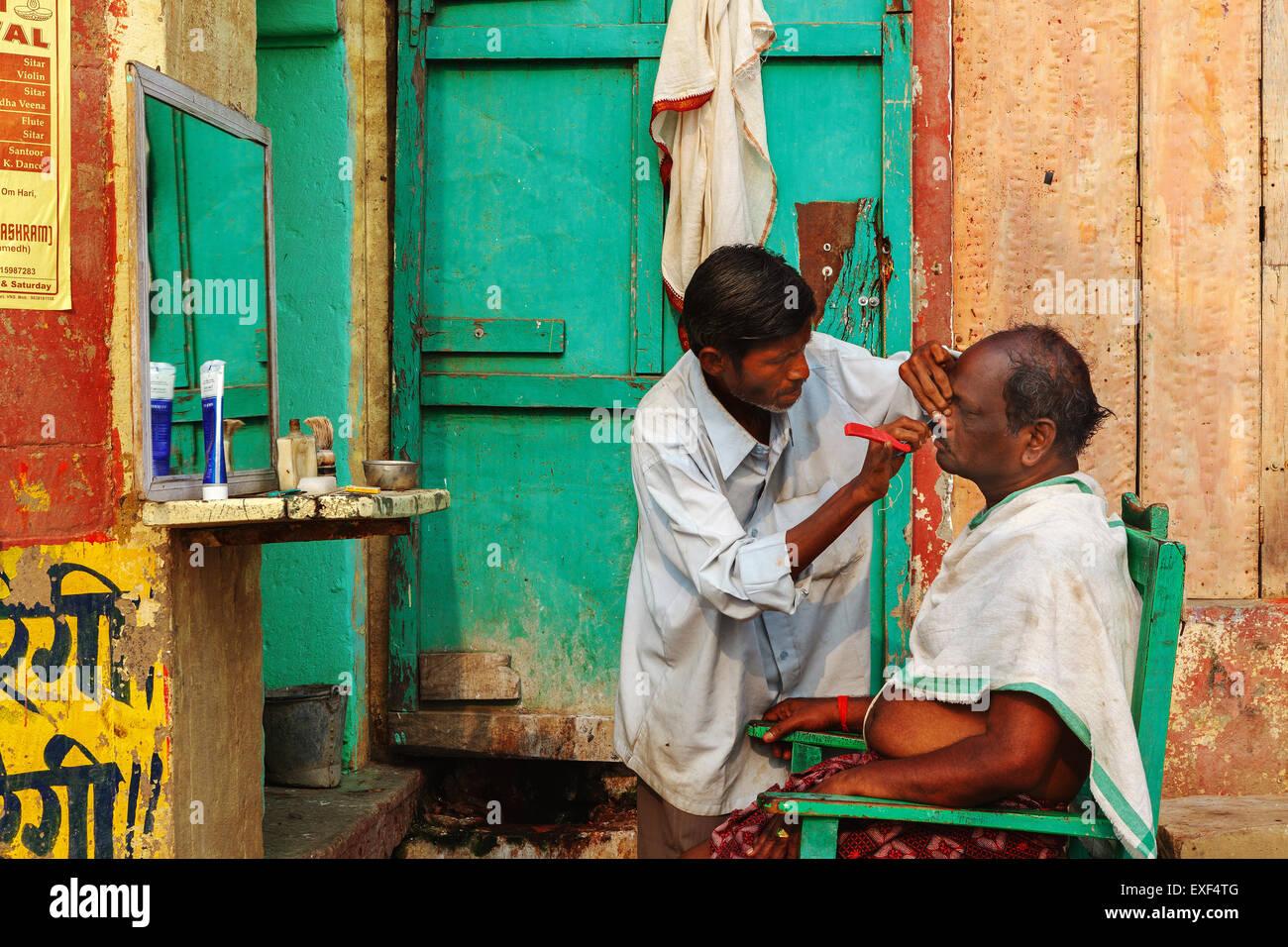 Indian barber india hi-res stock photography and images - Alamy