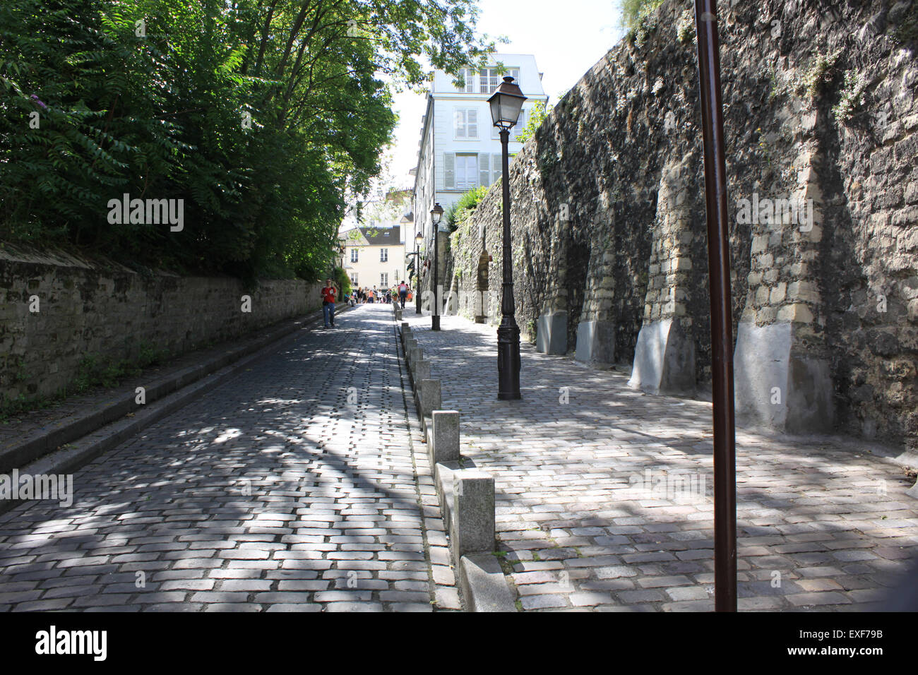 Paris cobbled hi-res stock photography and images - Alamy
