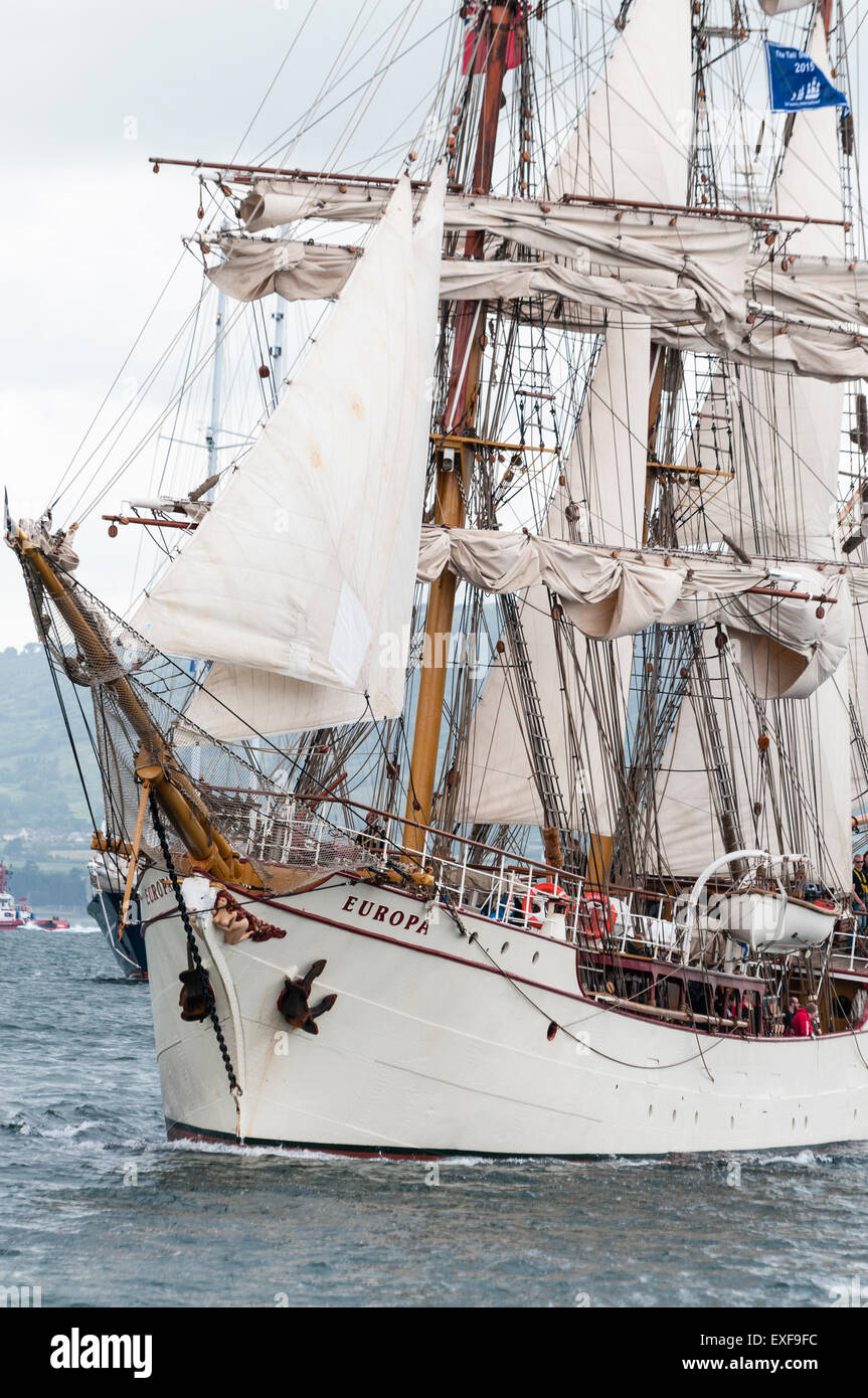 Old fashioned sailing ship hi-res stock photography and images - Alamy