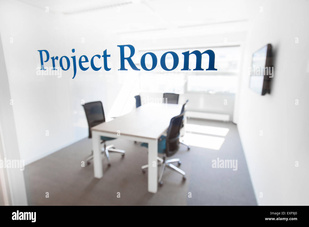Empty project room, with table and chairs Stock Photo - Alamy