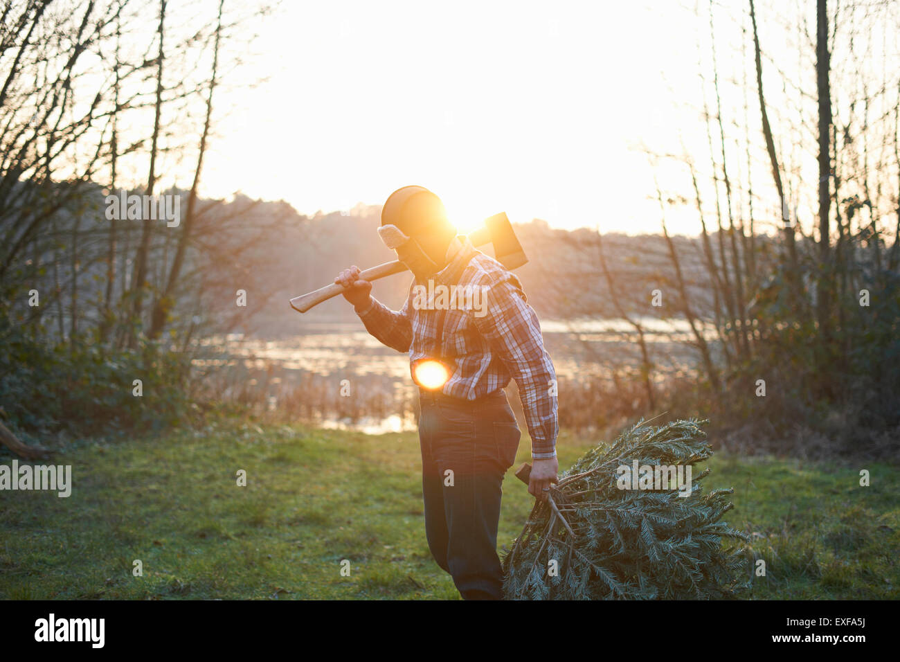 Man carrying an axe on his shoulder hi-res stock photography and images ...