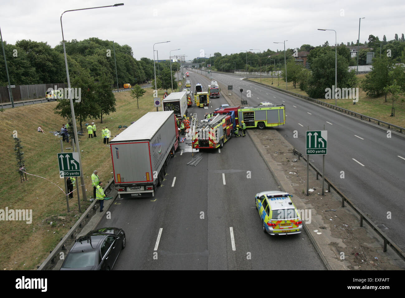 A406 north circular near colney hi-res stock photography and images - Alamy