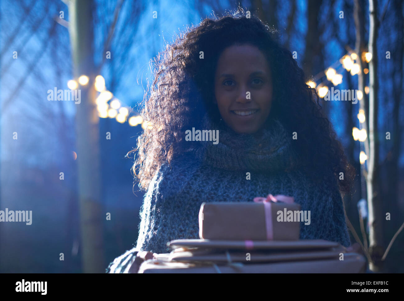 Portrait young woman presents hi-res stock photography and images - Alamy