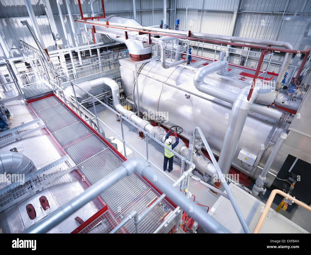 Industrial steel walkway hi-res stock photography and images - Alamy