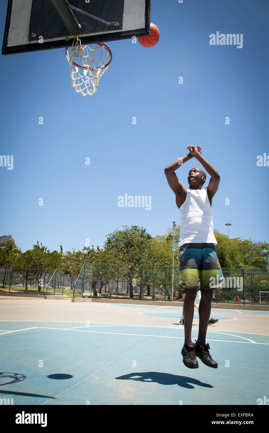 Target for throwing hi-res stock photography and images - Alamy