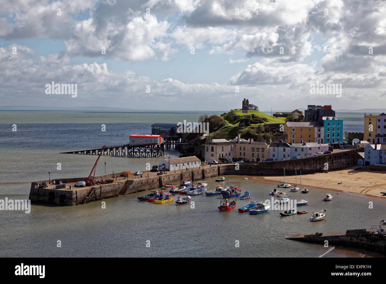 Tenby castle hill hi-res stock photography and images - Alamy
