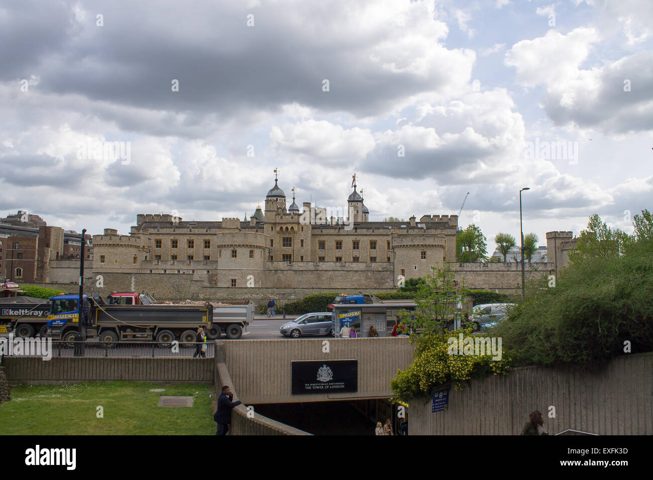 Tower of London, viewed from Tower Hill underground station Stock Photo ...