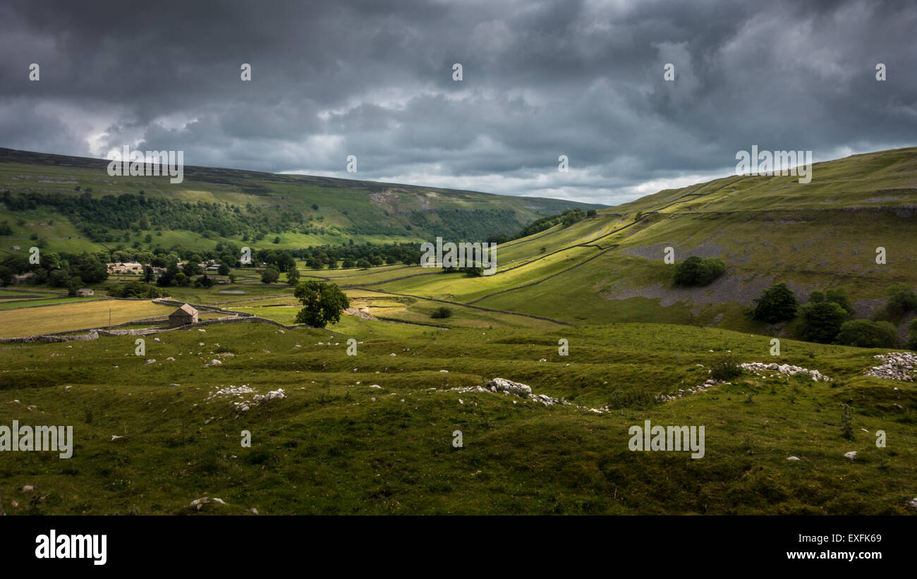 Looking back towards Arncliffe in Littondale, Yorkshire Dales Stock ...