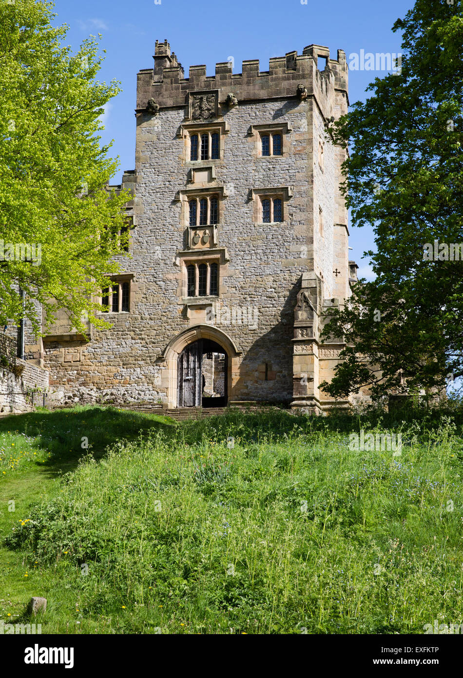 Haddon Hall in Derbyshire medieval ancestral seat of the Dukes of ...