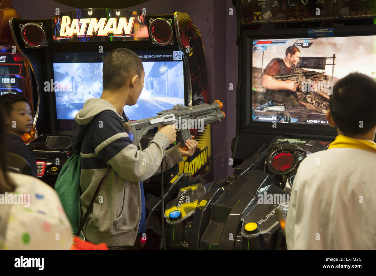 Violent video game hi-res stock photography and images - Alamy
