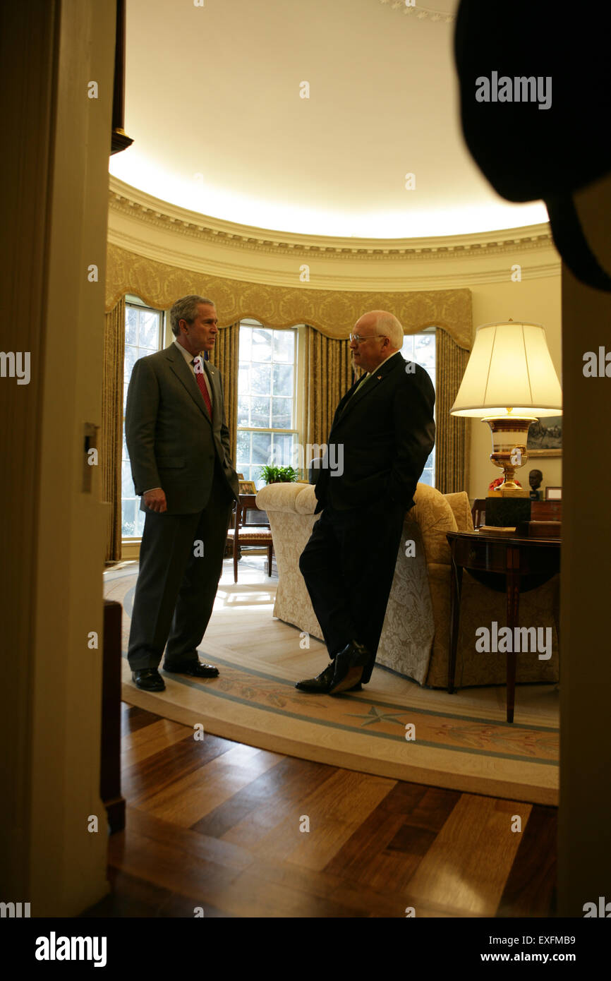 President Bush and Vice President Cheney in the Oval Office Stock Photo ...
