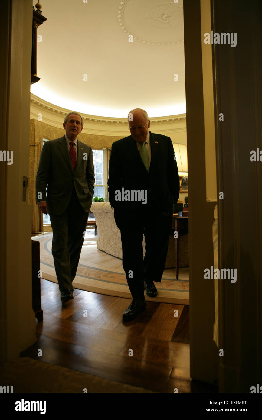 President Bush and Vice President Cheney in the Oval Office Stock Photo ...