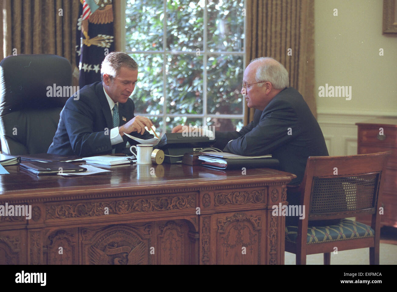 President Bush and Vice President Cheney in the Oval Office Stock Photo ...