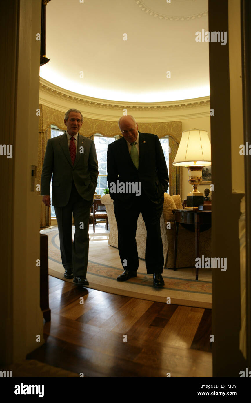 President Bush and Vice President Cheney in the Oval Office Stock Photo ...