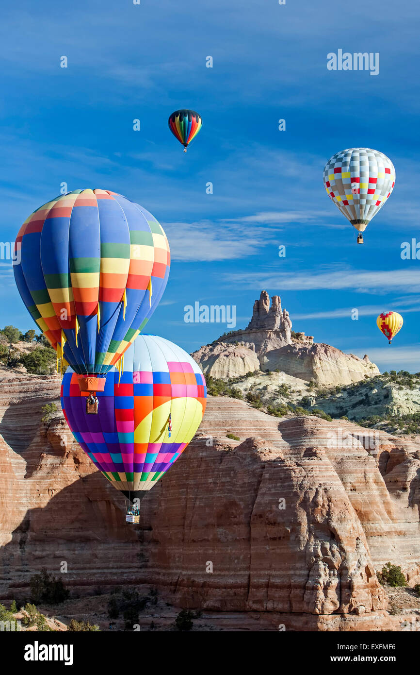 Hot air balloons and Church Rock, Mass Ascension, Red Rock Balloon ...