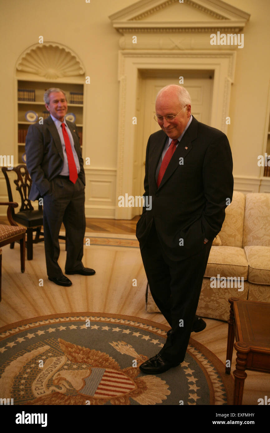 President Bush and Vice President Cheney in the Oval Office Stock Photo ...