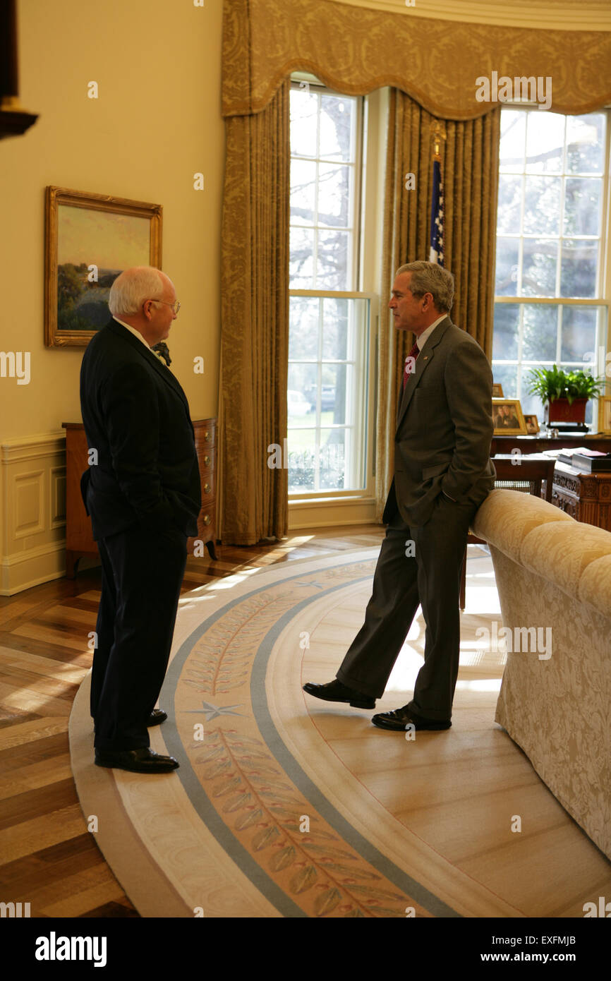 President Bush and Vice President Cheney in the Oval Office Stock Photo ...