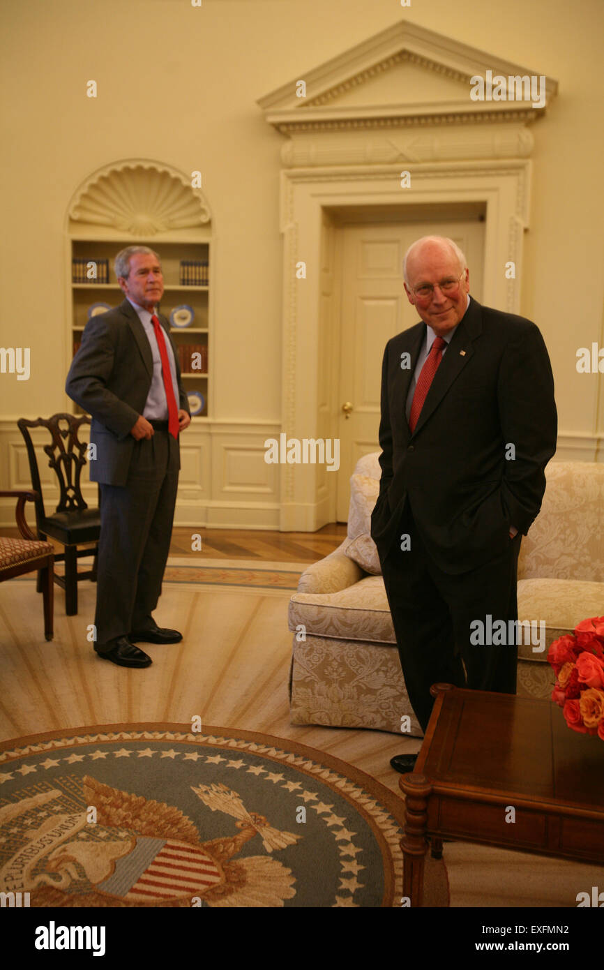 President Bush and Vice President Cheney in the Oval Office Stock Photo ...