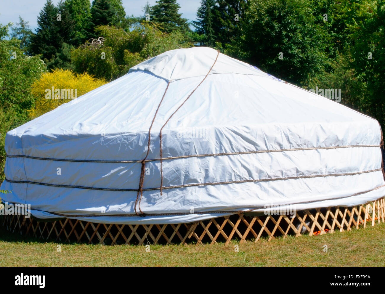 Yurt roof hi-res stock photography and images - Alamy