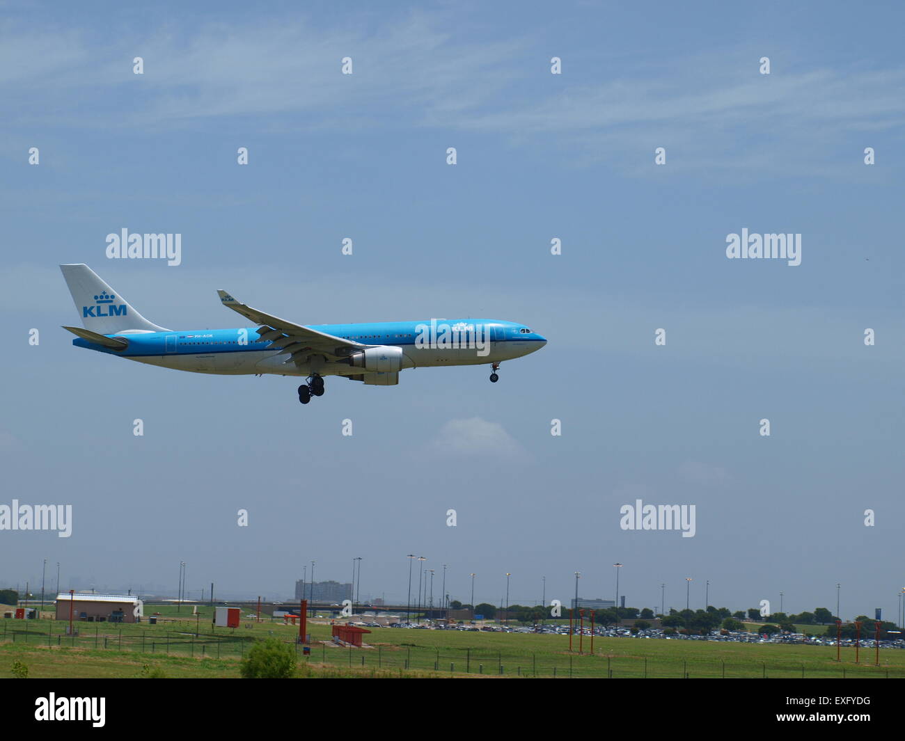 Heavy Aircraft Landing on Heavy Runways at DFW Internationa Stock Photo ...