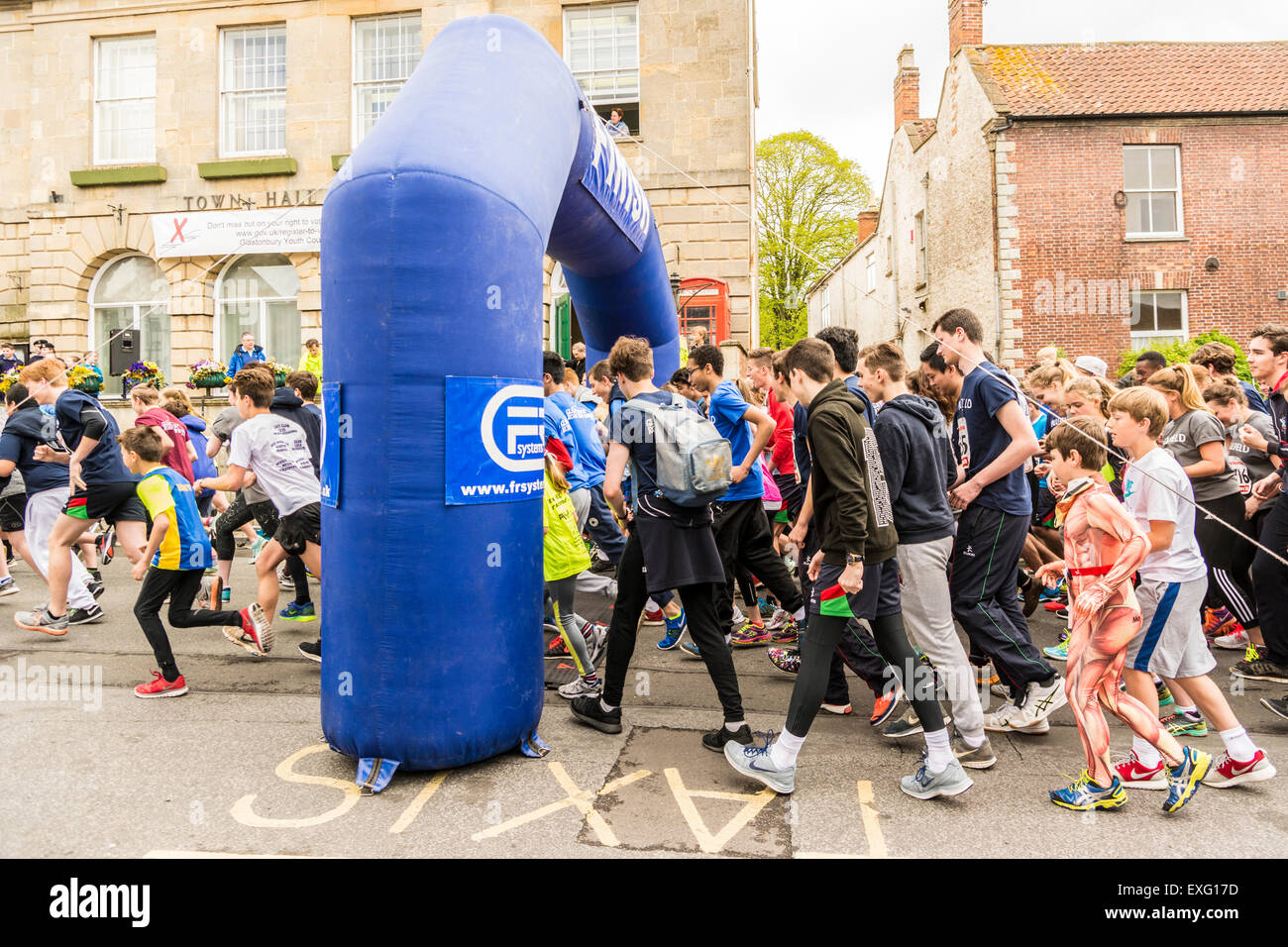 Runners in one of the 2015 Glastonbury road run events Stock Photo - Alamy