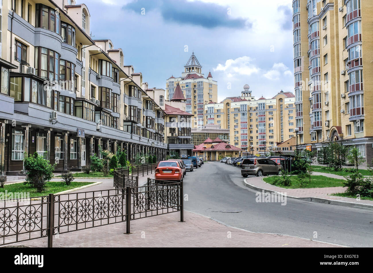 Buildings in obolon district kiev hi-res stock photography and images ...