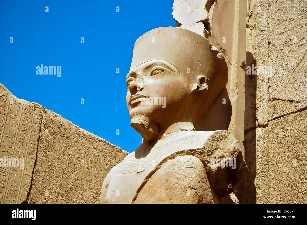 Statue of amun hi-res stock photography and images - Alamy