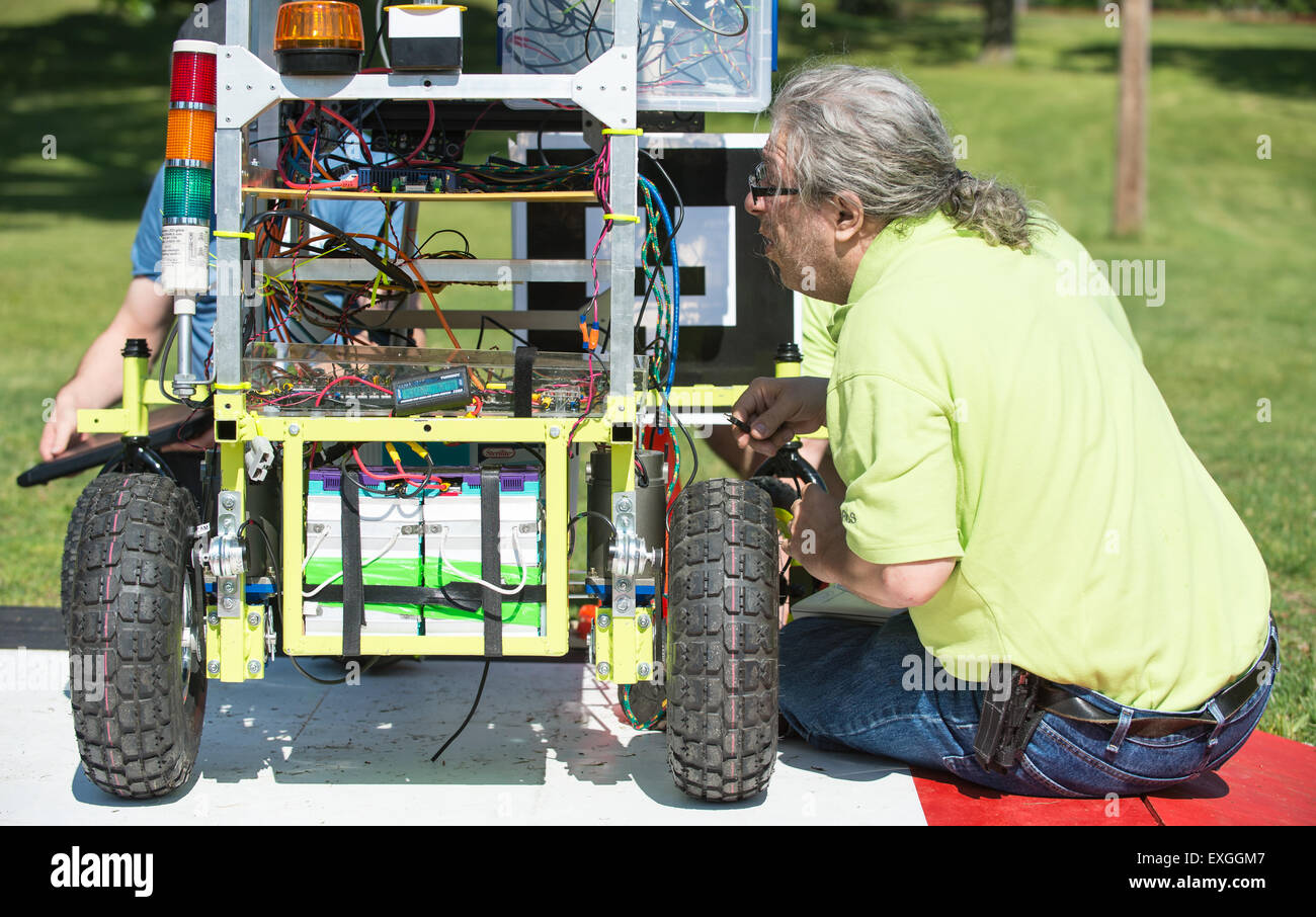2015 sample return robot challenge hi-res stock photography and images ...