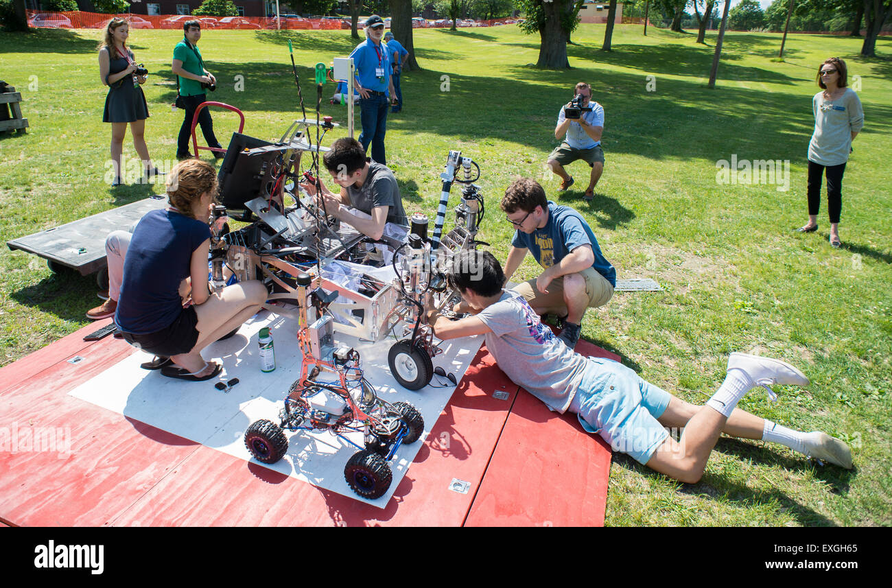 2015 sample return robot challenge hi-res stock photography and images ...