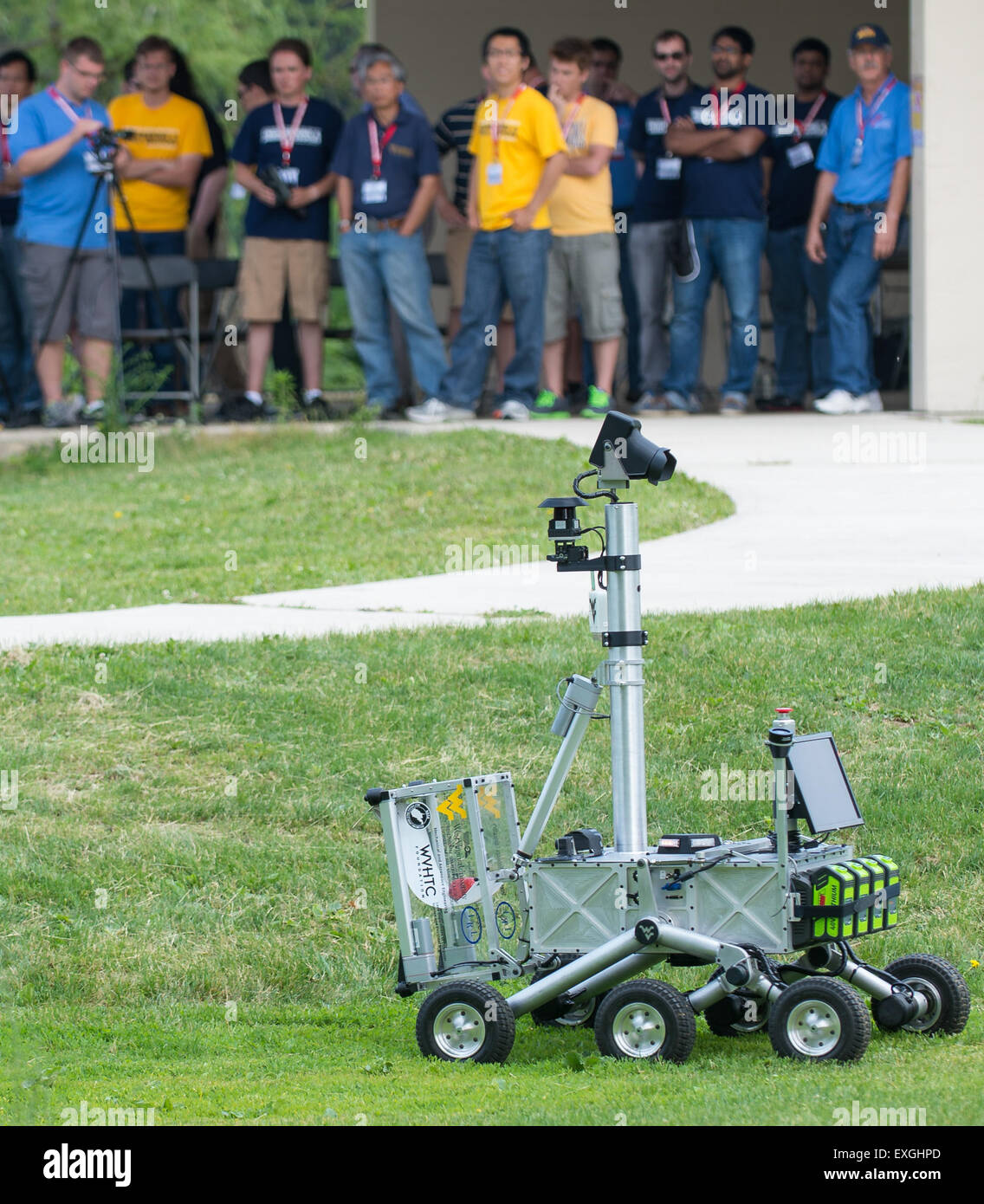 The Mountaineers team competes in the 2015 Sample Return Robot ...