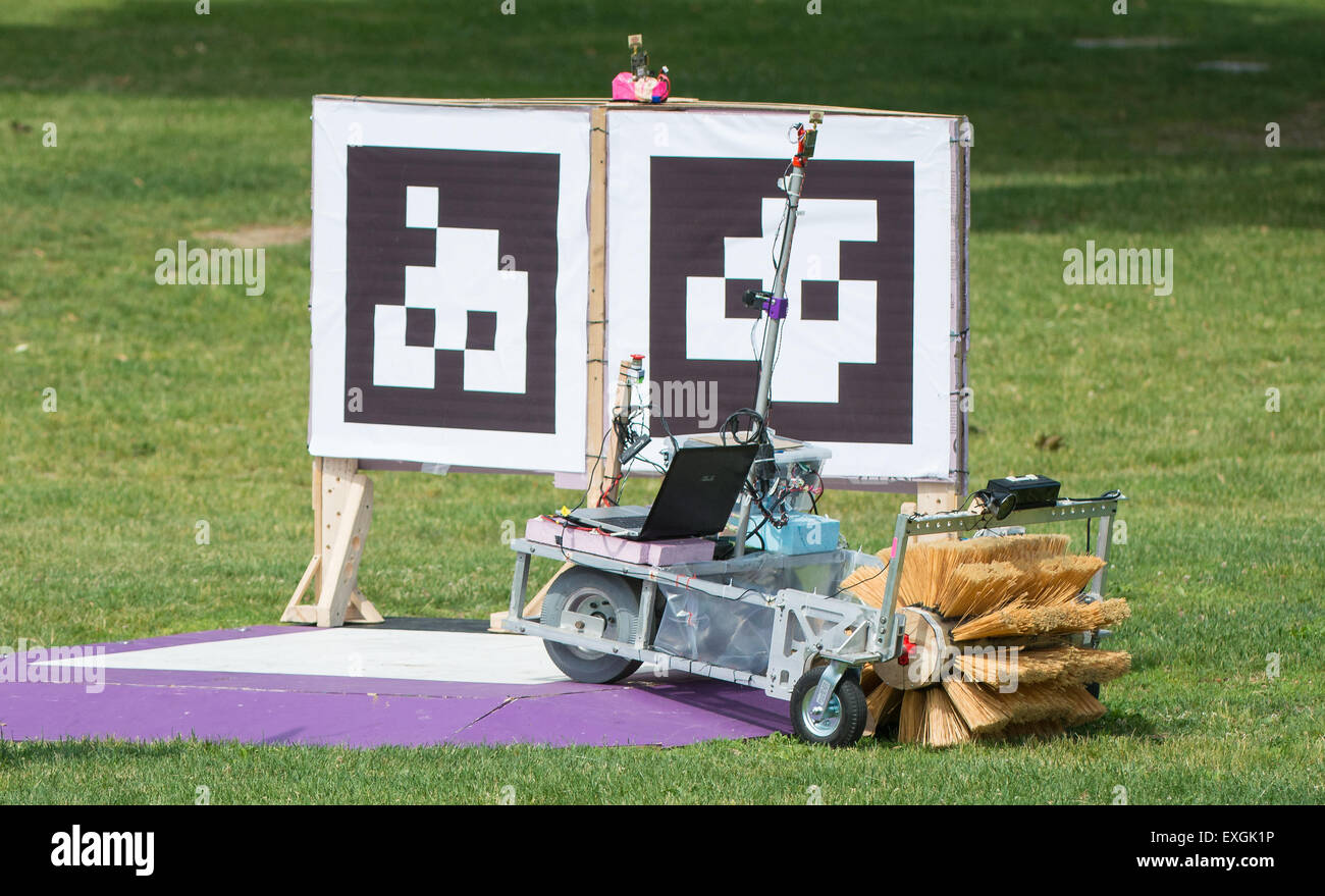 2015 sample return robot challenge hi-res stock photography and images ...