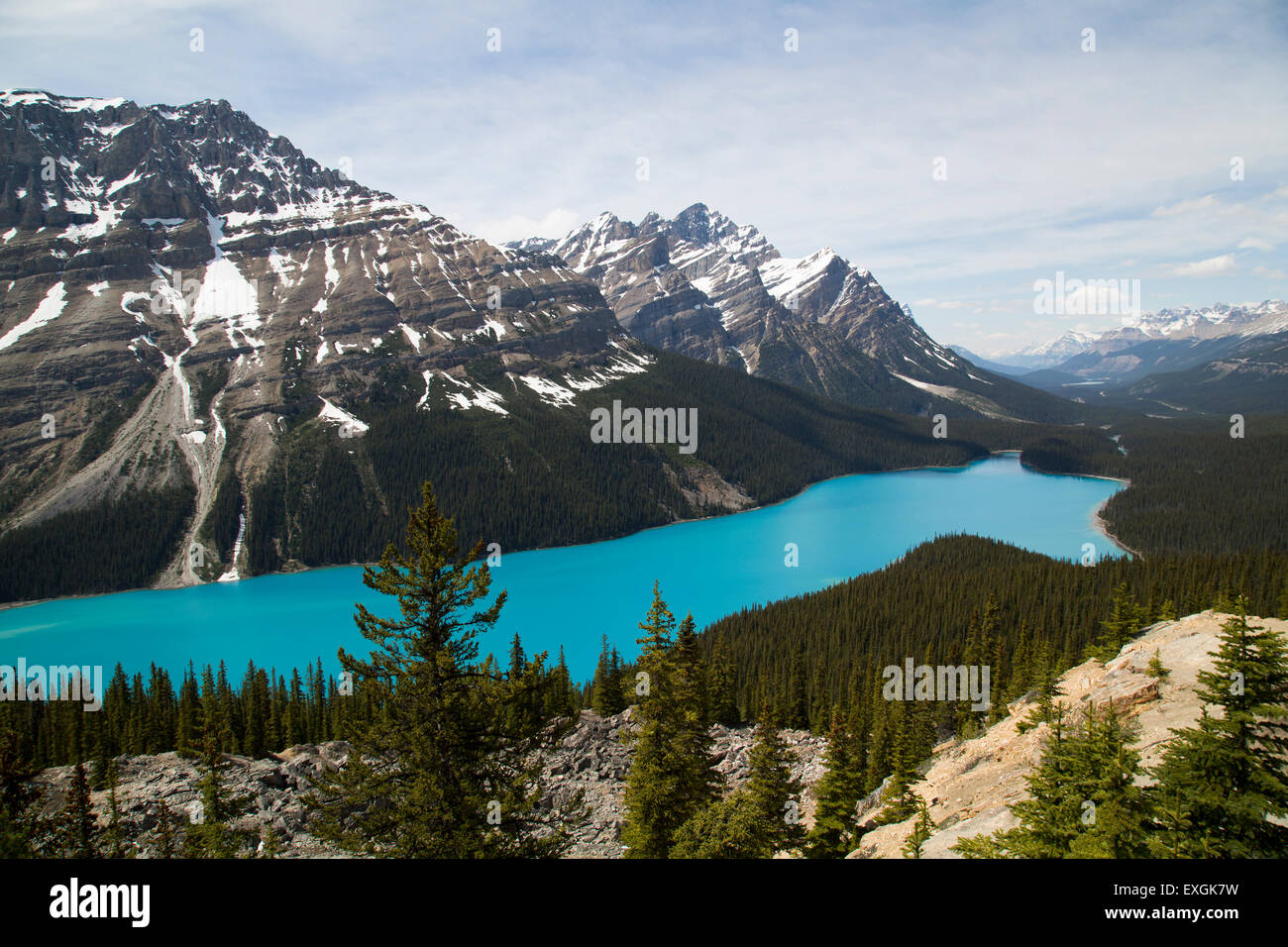 Bright turquoise color lake hi-res stock photography and images - Alamy