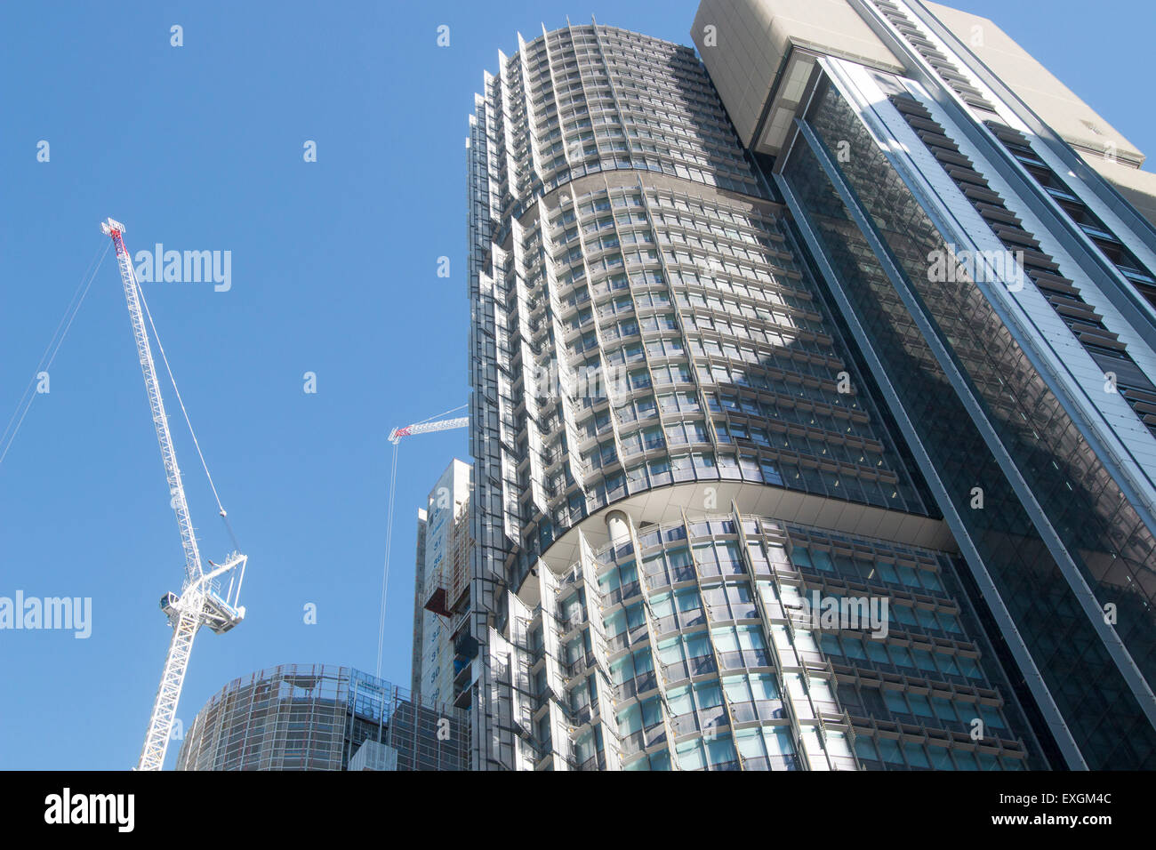 construction of the high rise towers skyscrapers in Sydney's barangaroo ...