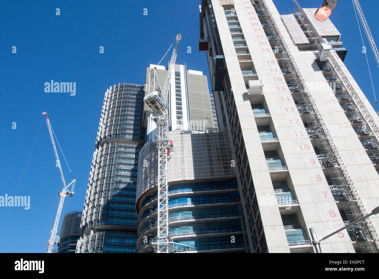 construction of the high rise towers skyscrapers in Sydney's barangaroo ...