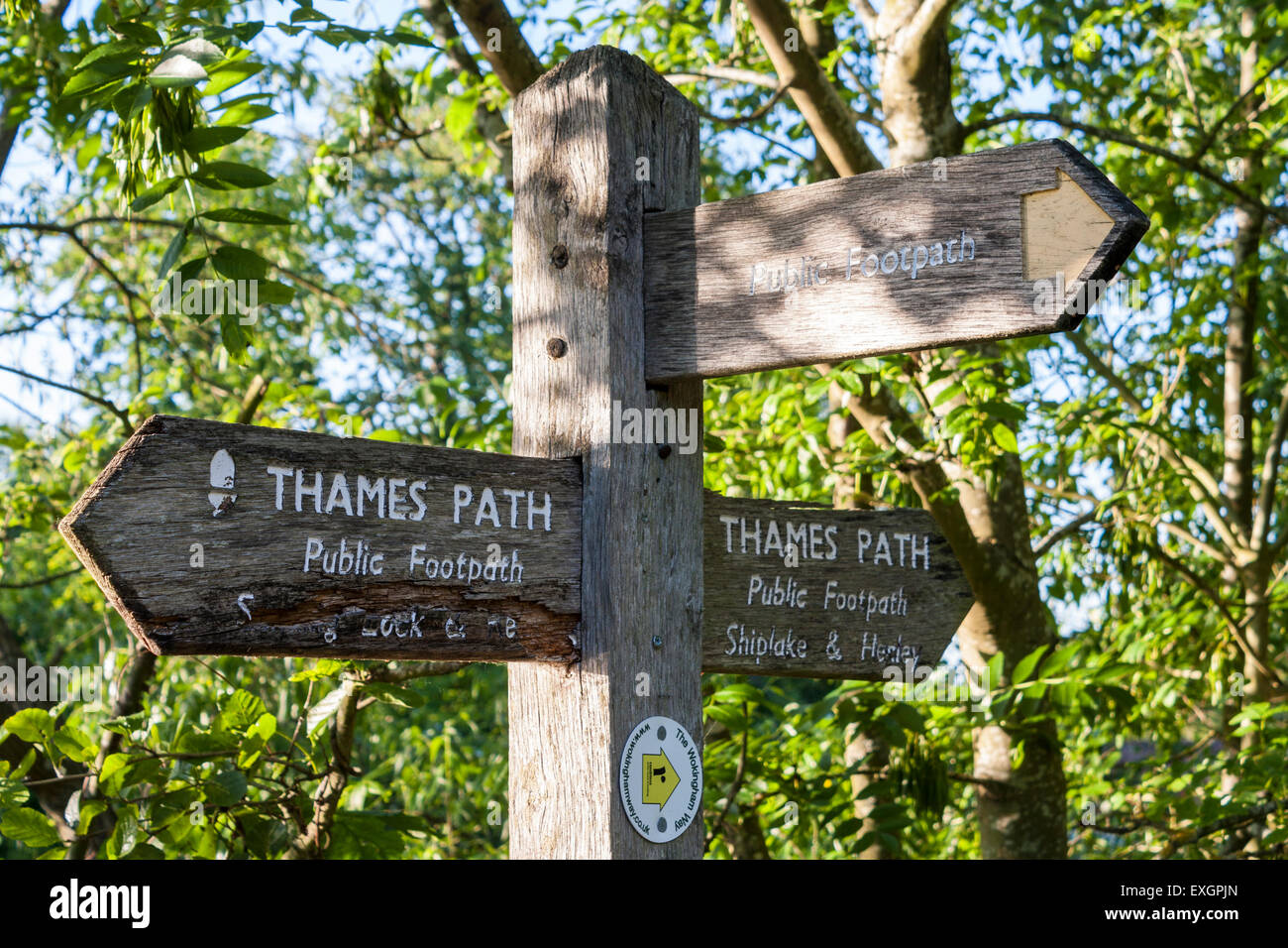 Finger post sign hi-res stock photography and images - Alamy