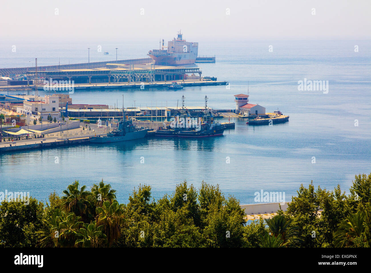 Malaga docks hi-res stock photography and images - Alamy