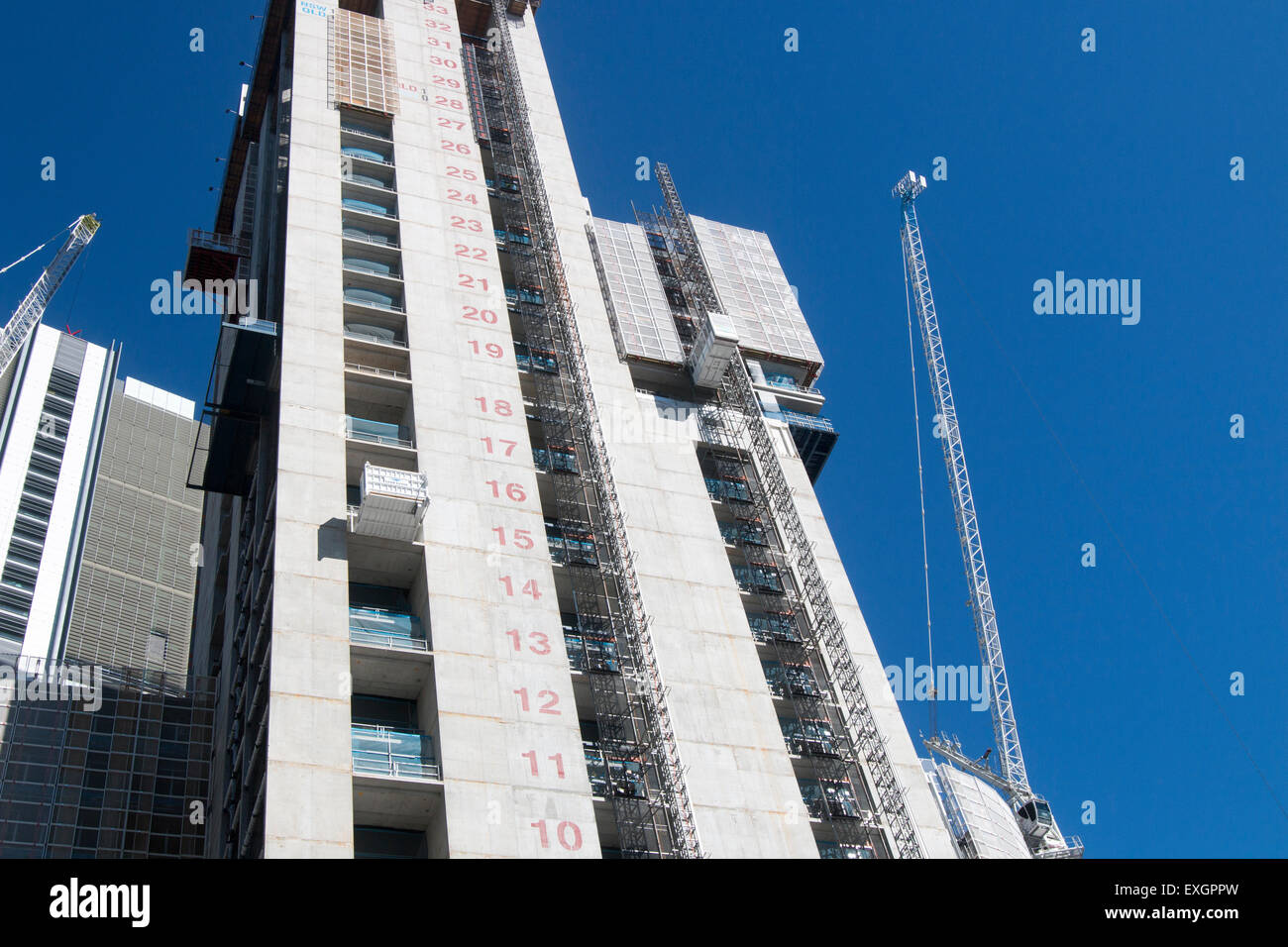construction of the high rise towers skyscrapers in Sydney's barangaroo ...