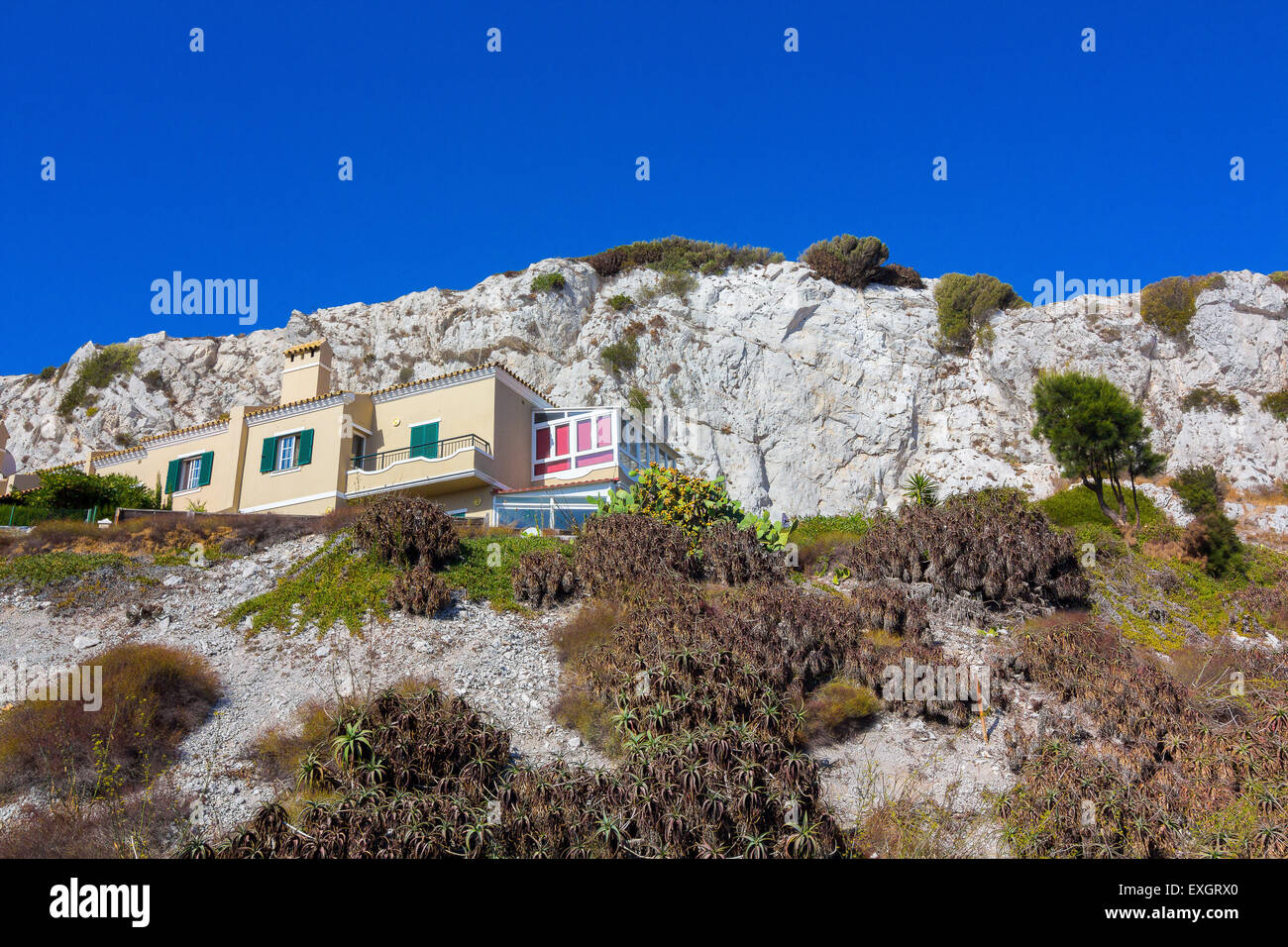 Houses on the slopes of the rock of gibraltar hi-res stock photography ...