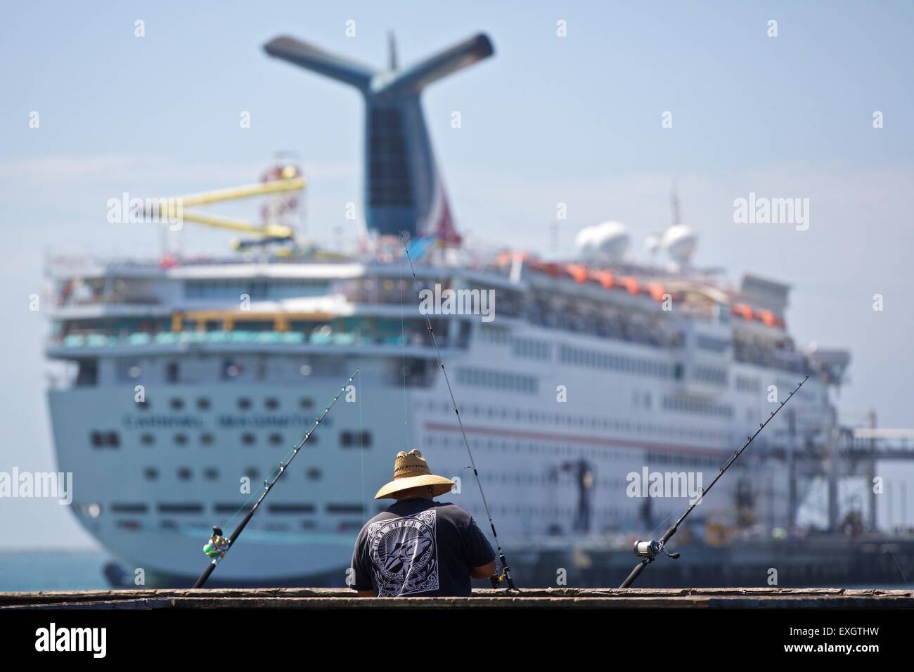 Long shot fishing hi-res stock photography and images - Alamy
