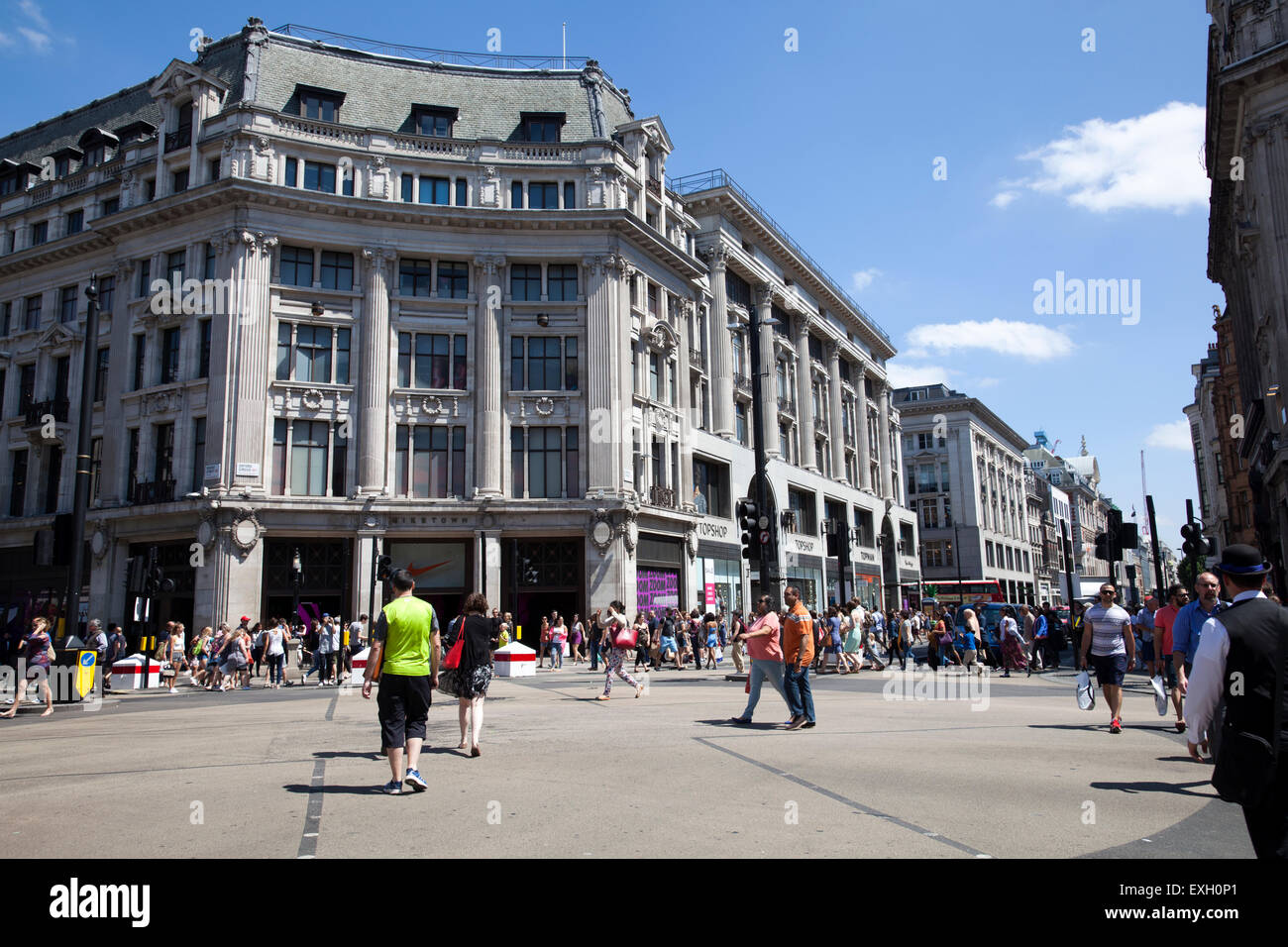 Oxford circus crossing hi-res stock photography and images - Alamy