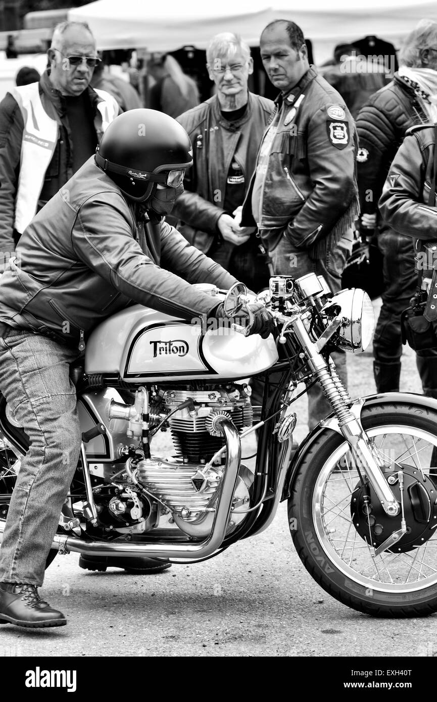 Rockers and British Motorcycles at the Ton up Day, Jacks Hill Cafe ...