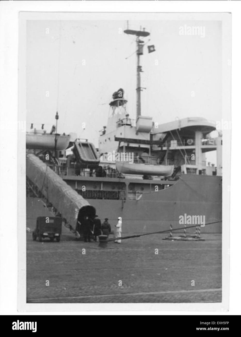 Boarding ship hi-res stock photography and images - Alamy